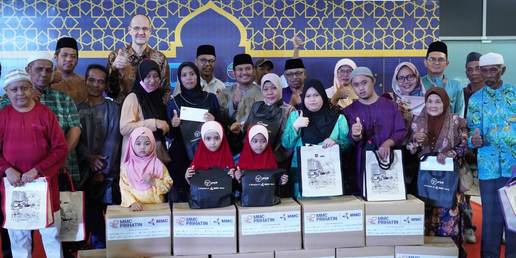 Port of Tanjung Pelepas Together with Lembaga Pelabuhan Johor Shares ...