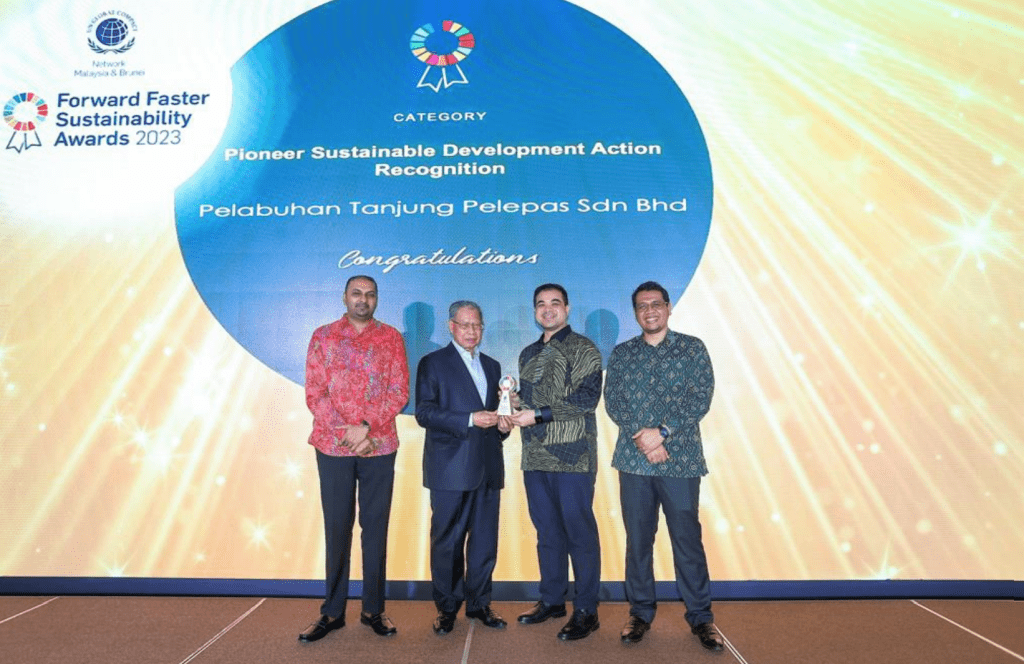 PORT OF TANJUNG PELEPAS WINS IN THE FORWARD FASTER SUSTAINABILITY AWARDS 2023 - MMC Port
